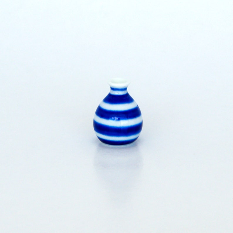2 Miniature vases Dollhouse pottery | Etsy