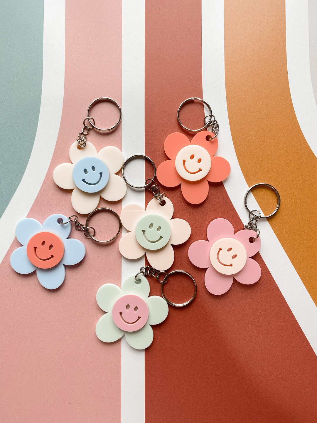 Smiley Flower Keychain Fob - Retro Keychain Fob - Etsy