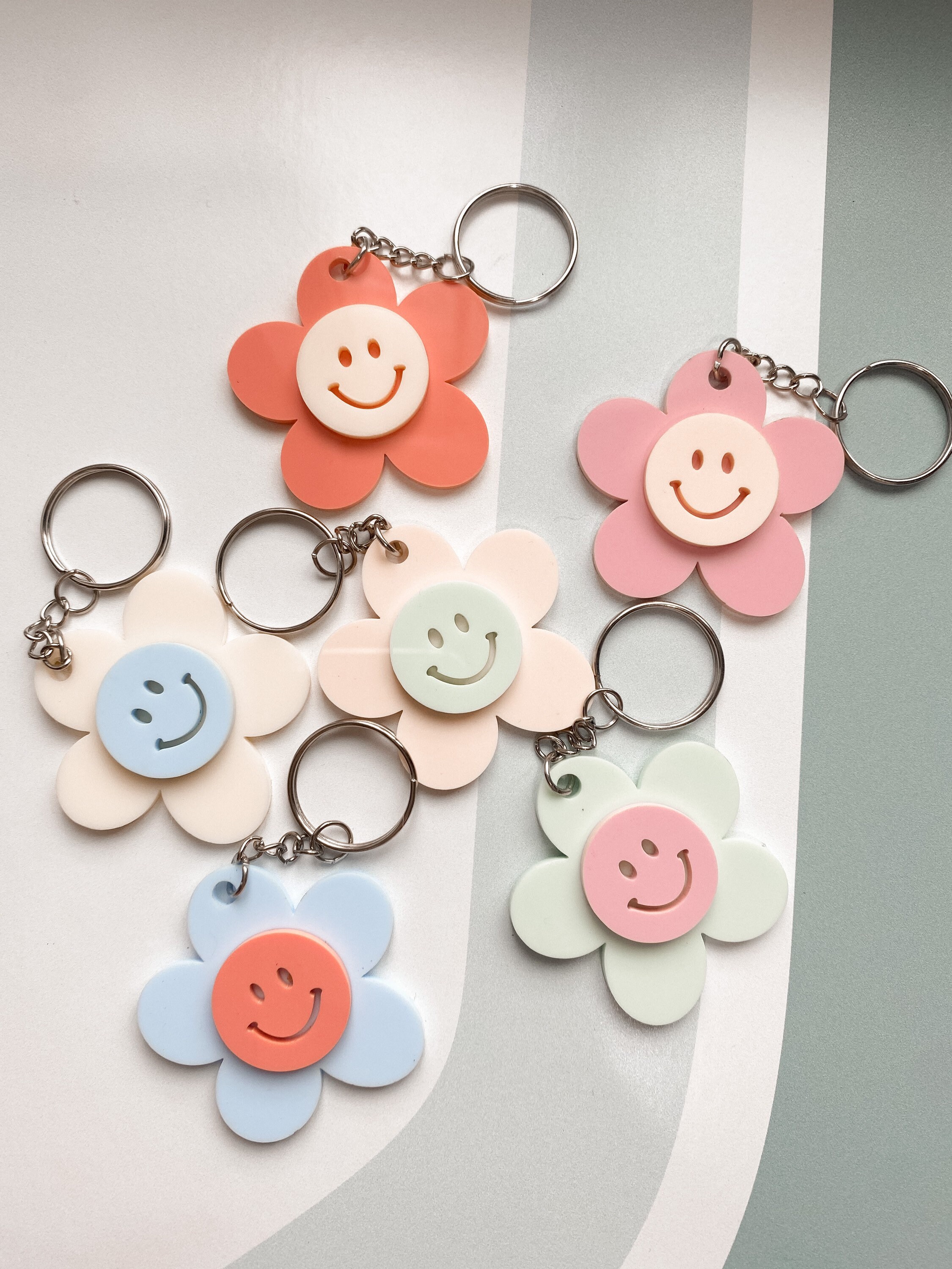Smiley Flower Keychain Fob - Retro Keychain Fob - Etsy