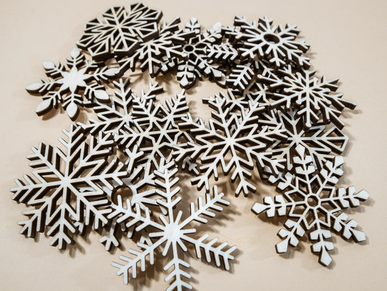 18 Wooden 2" (5.1cm) Snowflakes Mix for Christmas, Winter Crafts - Etsy