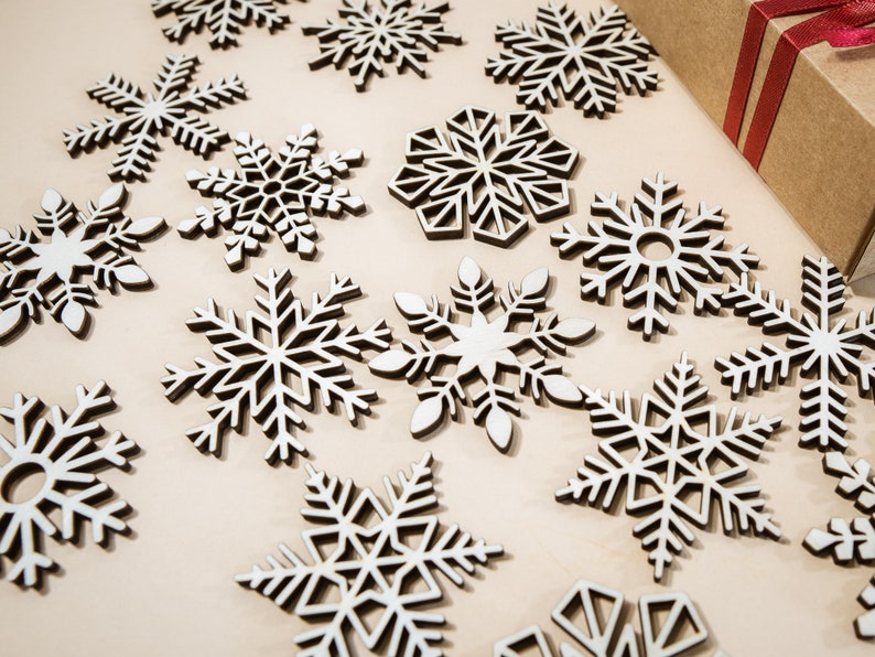 18 Wooden 2" (5.1cm) Snowflakes Mix for Christmas, Winter Crafts - Etsy