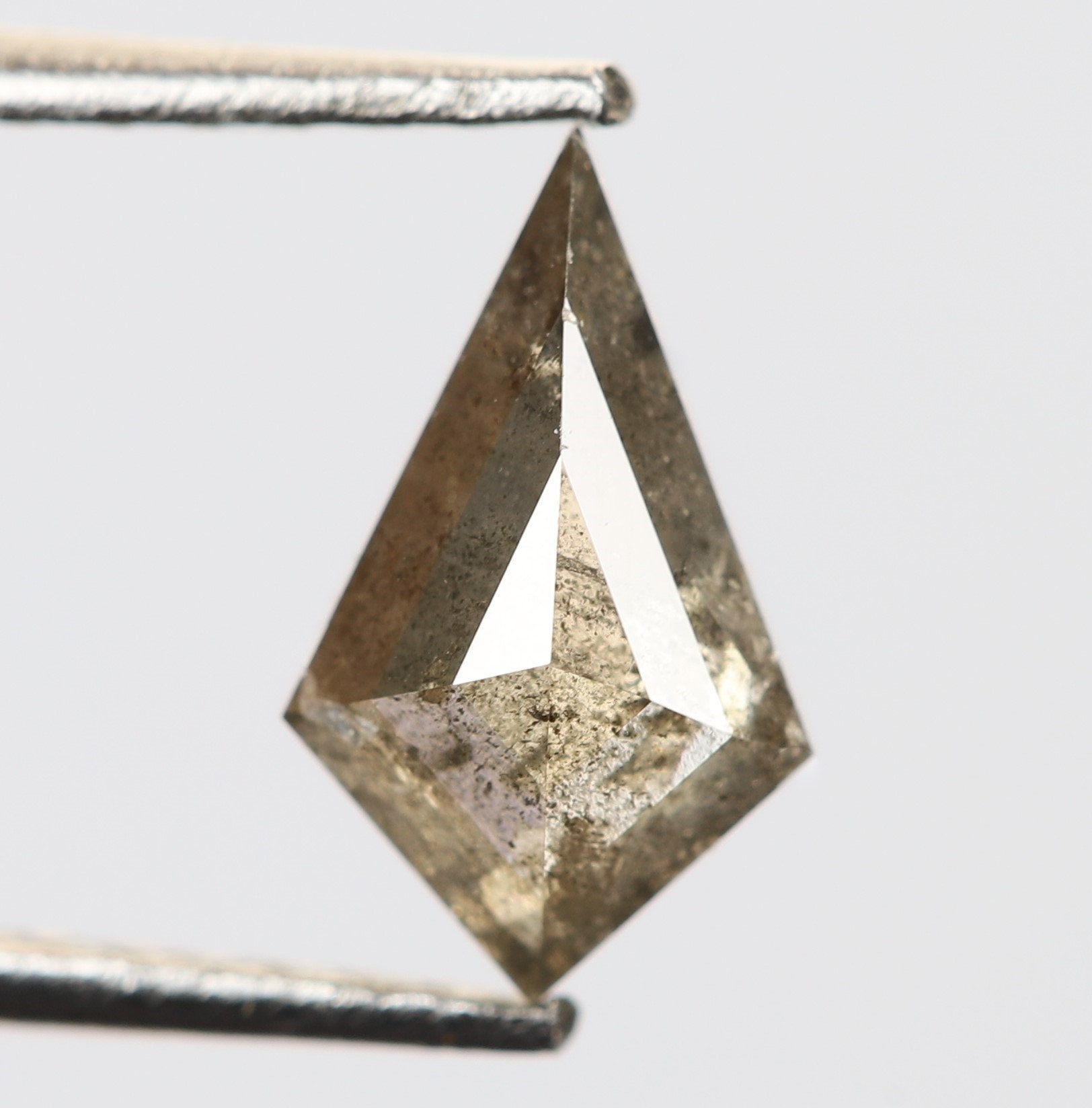 0.51 Ct 7.8 X 4.7 X 2.4 MM Kite Shape Greenish Grey Color | Etsy