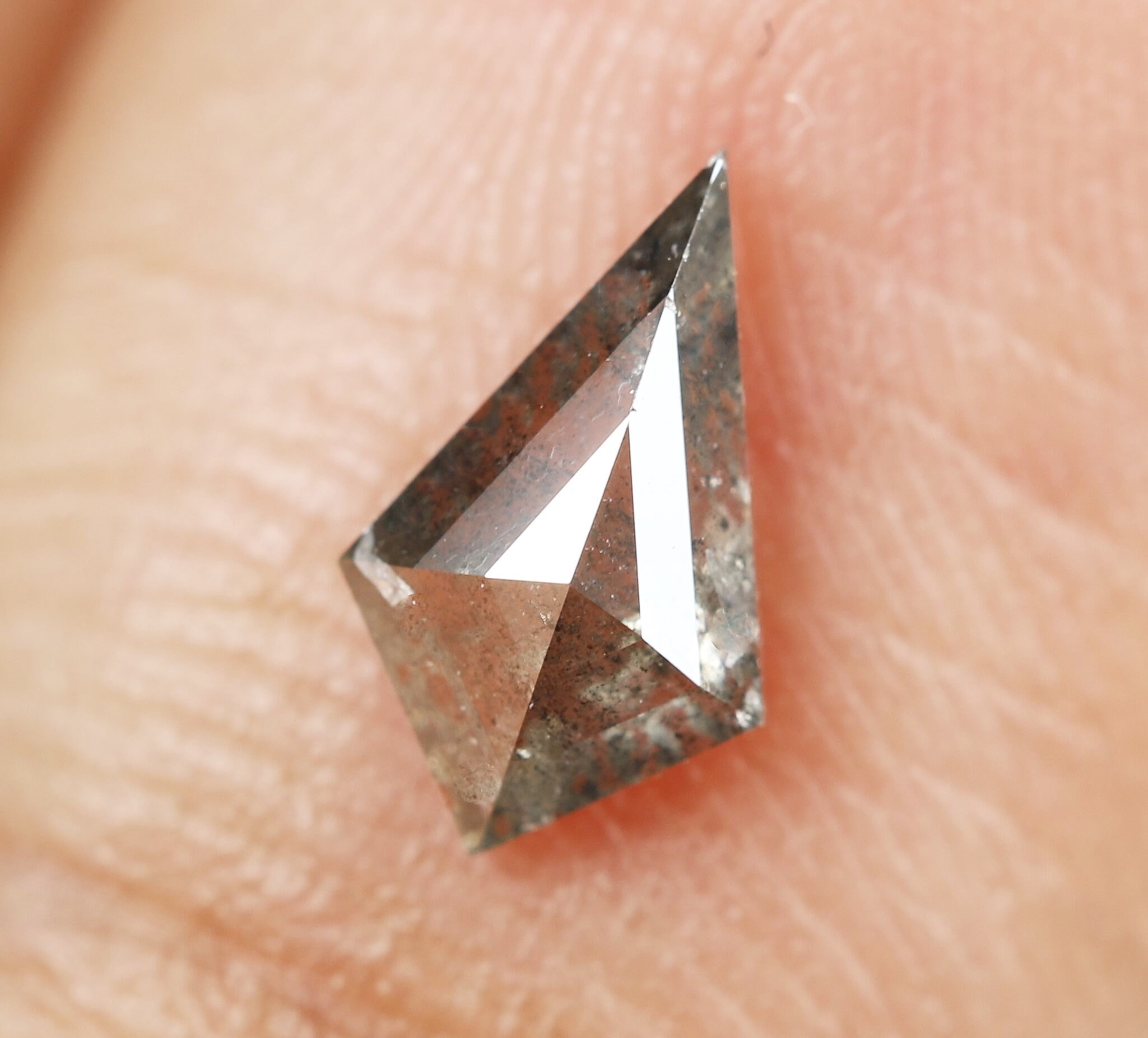 0.51 Ct 7.8 X 4.7 X 2.4 MM Kite Shape Greenish Grey Color | Etsy