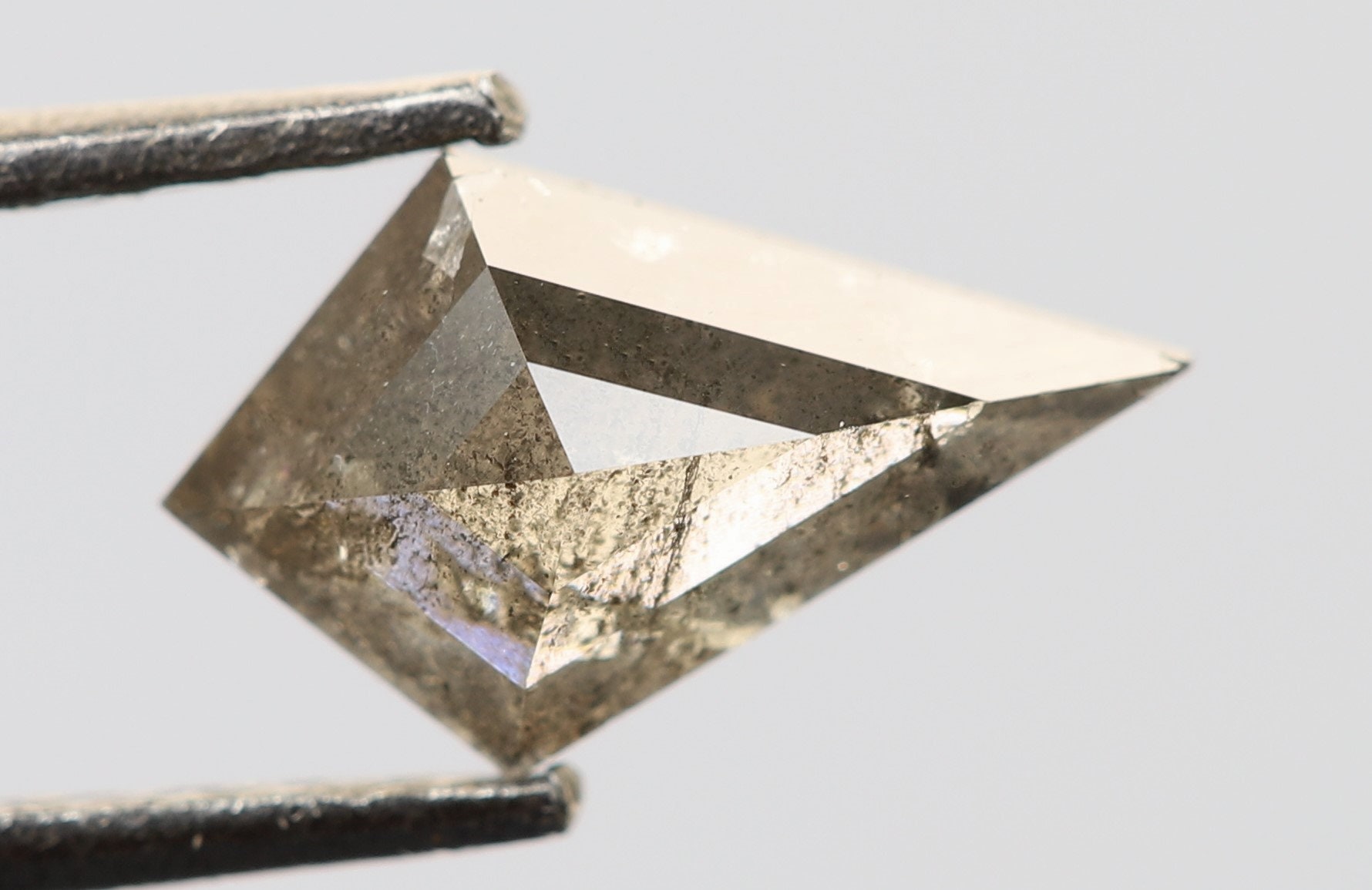 0.51 Ct 7.8 X 4.7 X 2.4 MM Kite Shape Greenish Grey Color | Etsy