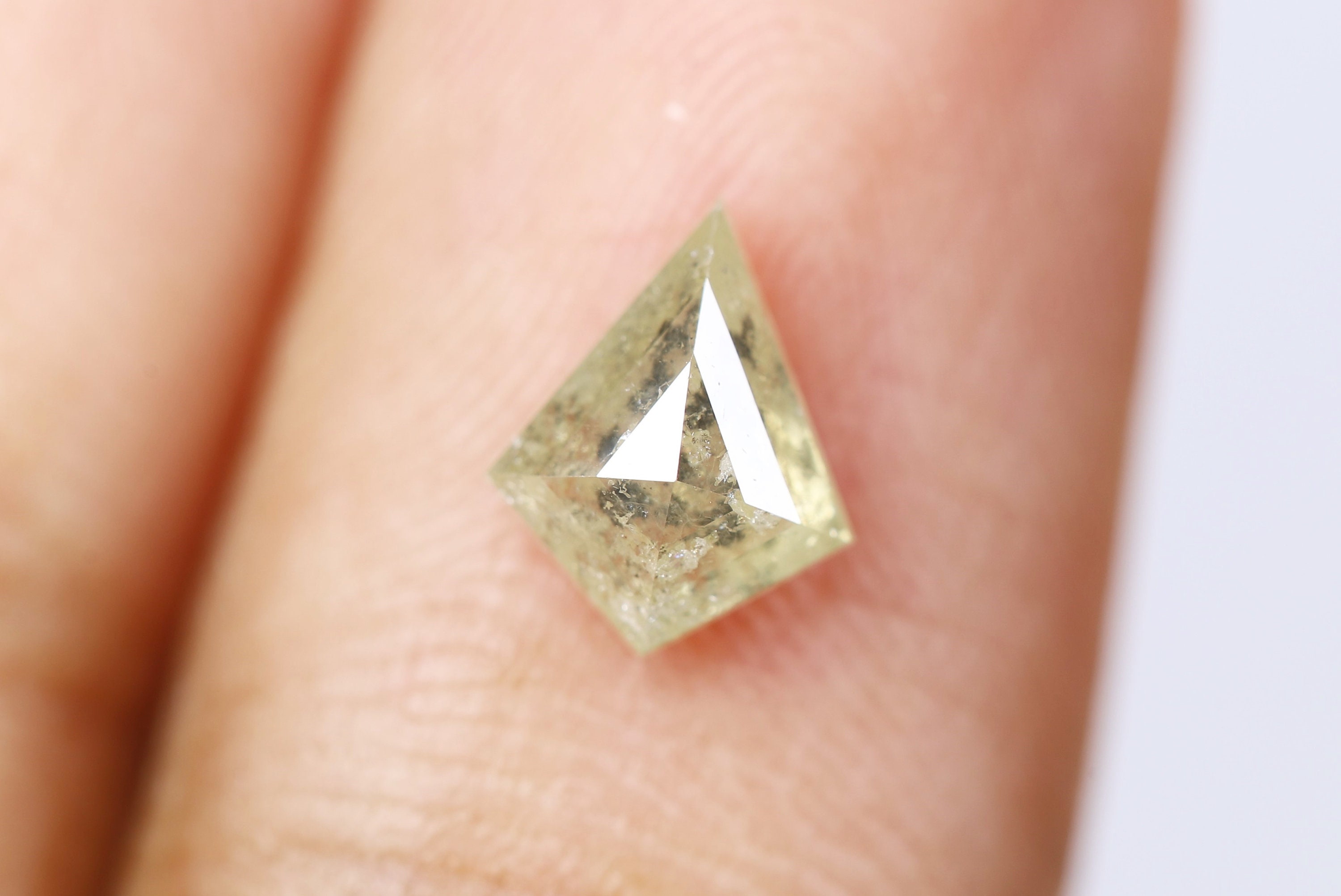0.81 Ct 7.5 X 6.0 X 3.1 MM Kite Shape Fancy Green Color | Etsy