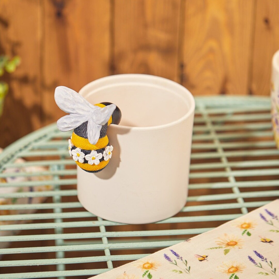 Large Daisy Bee Plant Pot Hanger - Etsy