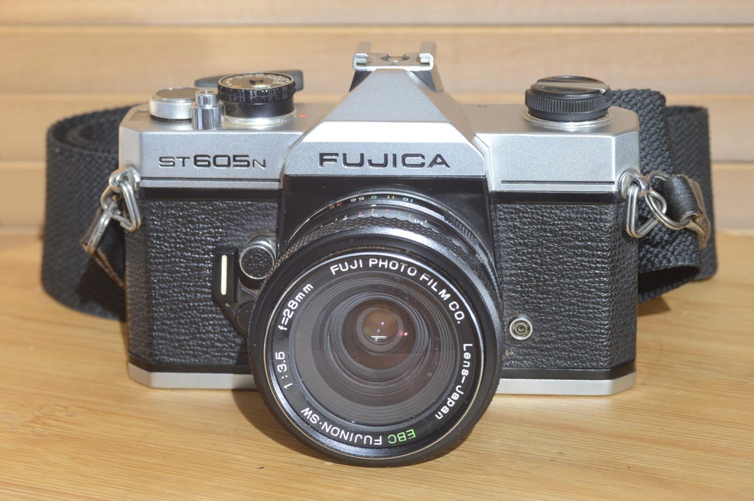 Fujica St605n SLR With 28mm F3.5 Lens and Case. A Striking Vintage ...