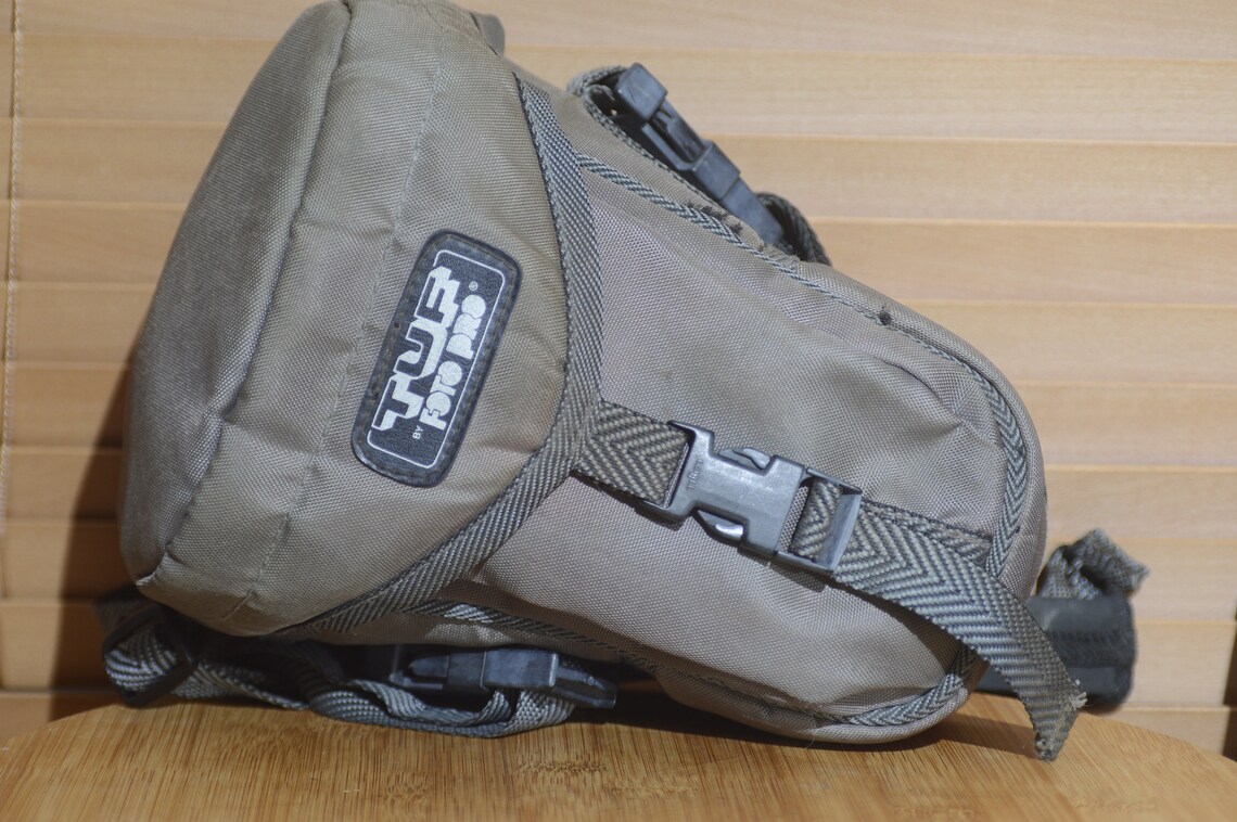 Tuf Foto Pro Grey Padded Snug Fit Camera Case. With Waist and Shoulder ...