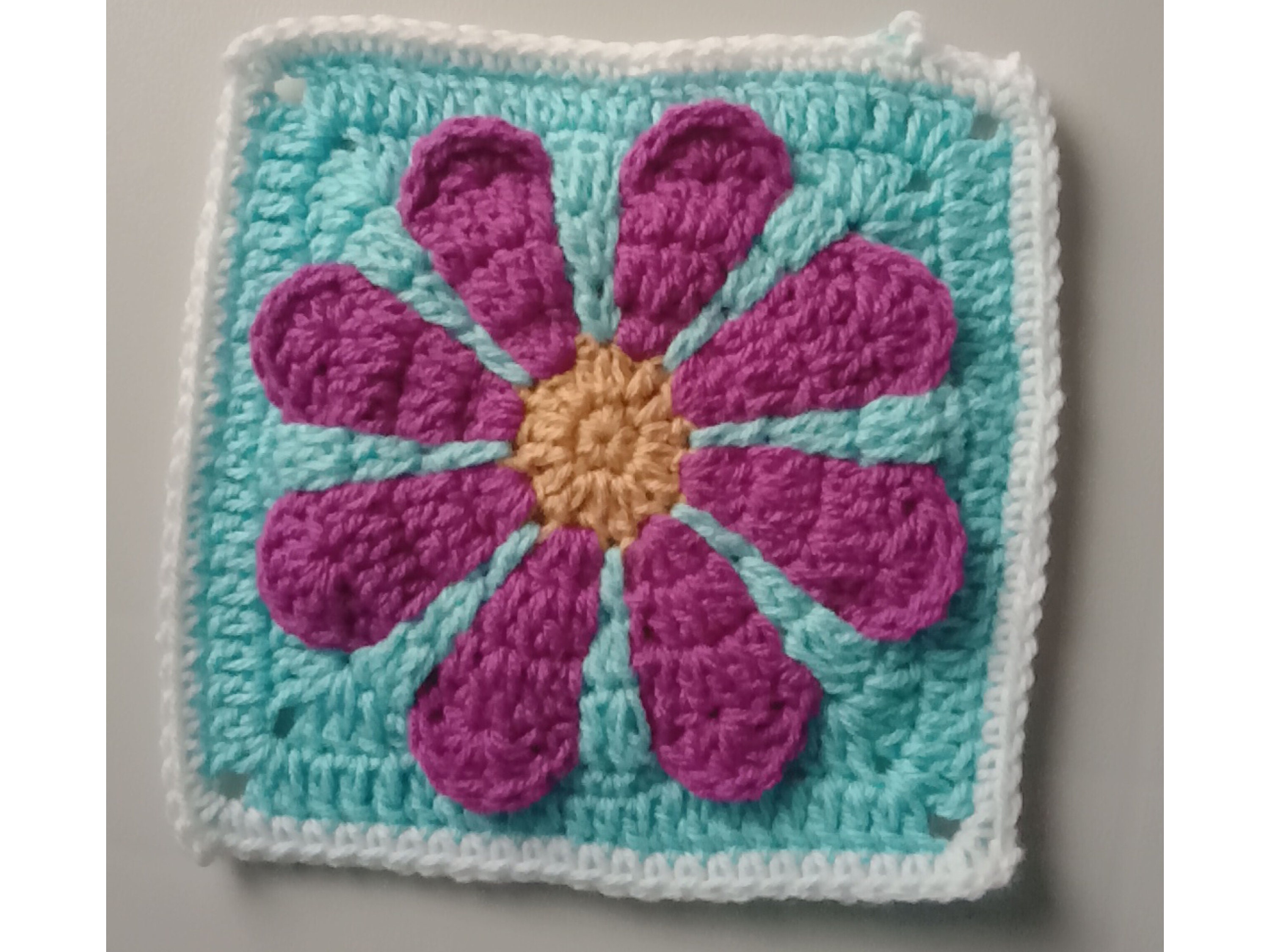 Retro Daisy Granny Square Crochet Pattern, Floral Granny Square, Flower ...