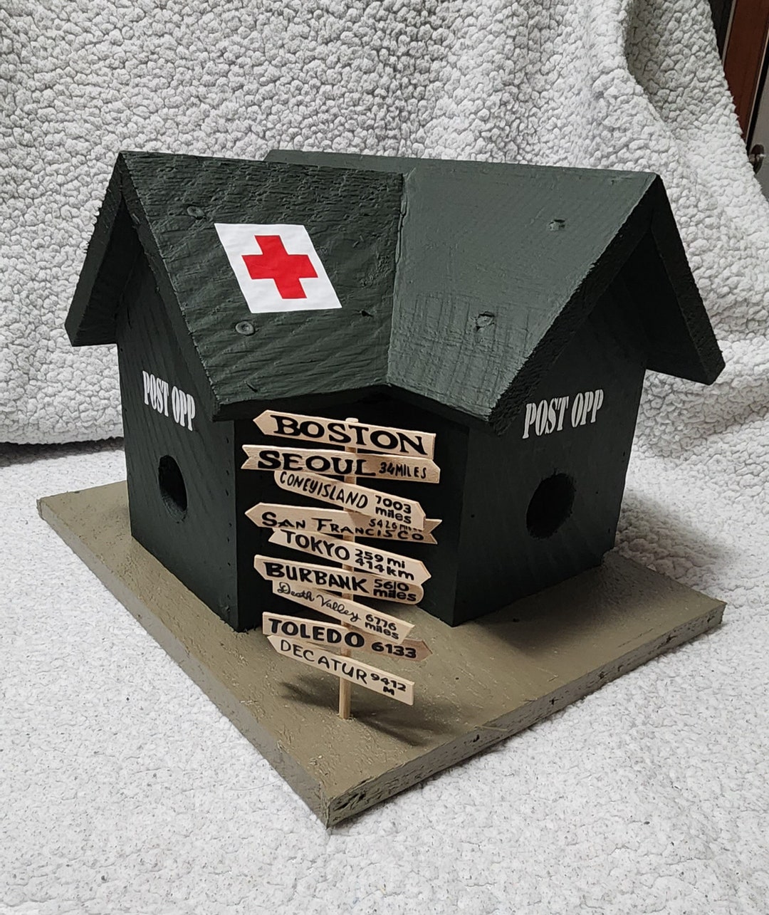 Mash 4077 Birdhouse With the Signpost !! - Etsy