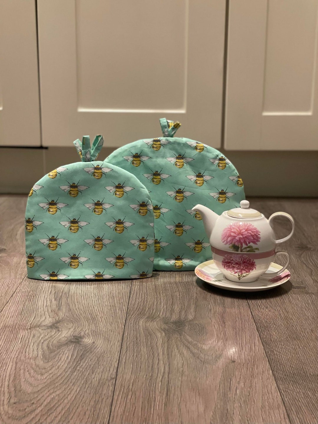 Honey Bee TEA COSY Bumblebee Teapot Cover for a Retro Kitchen Yellow ...