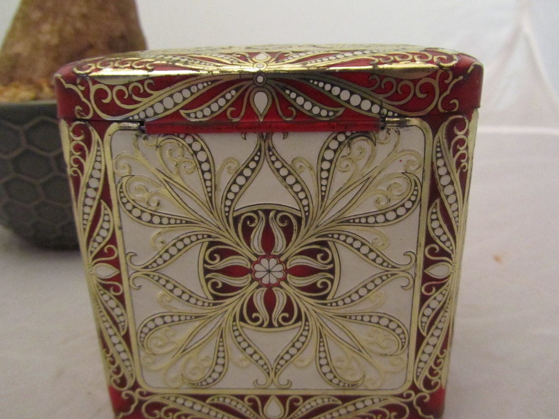 Lovely Decorative Tin With Hinged Lid - Etsy