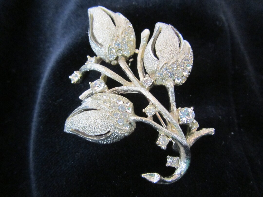 BSK Silver-Tone and Rhinestones Flower Buds Broche - Etsy France