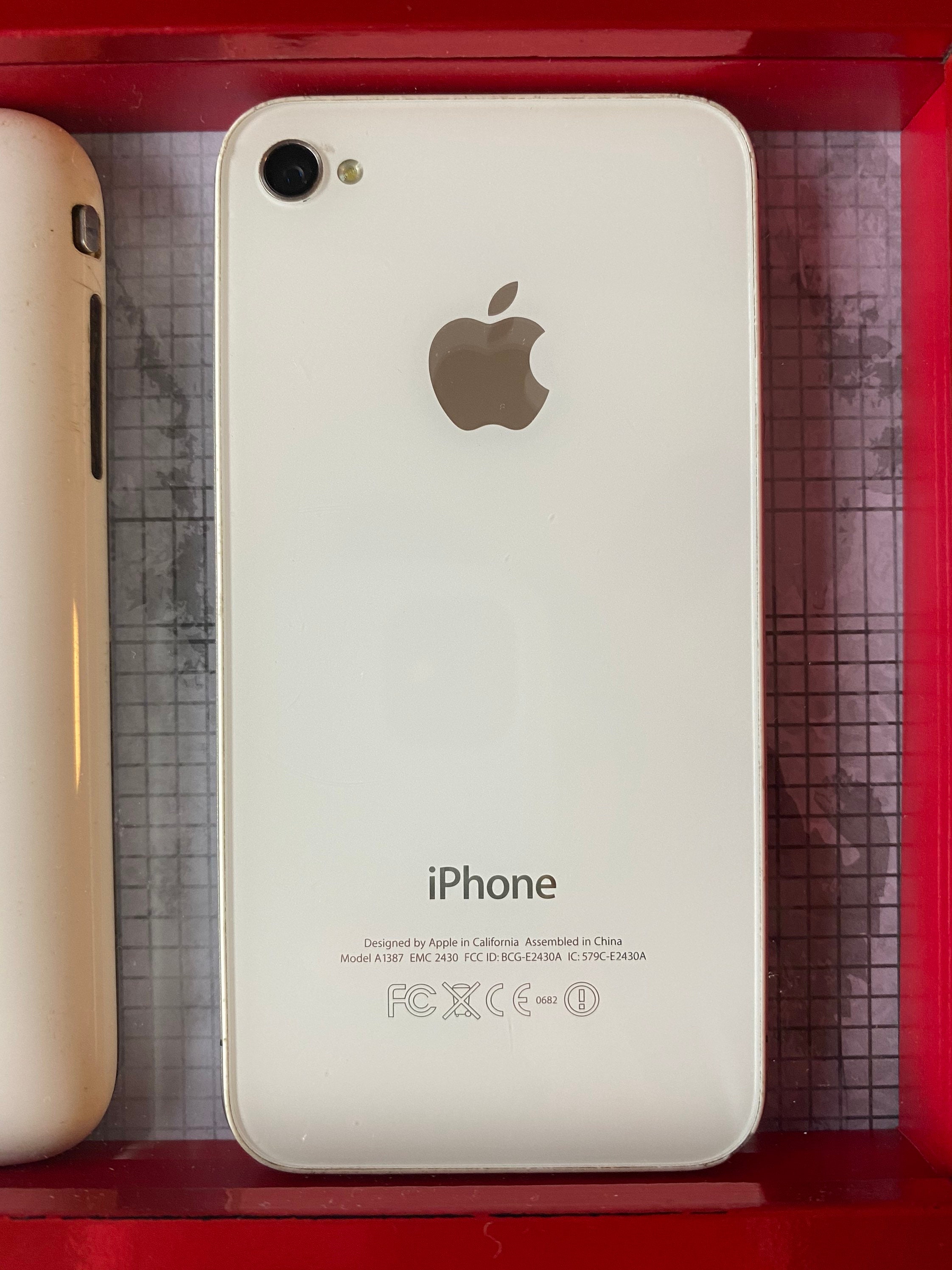 IPhone Mural Mini Timeline Display (2009-2011) - 3GS and 4S - Two Real ...