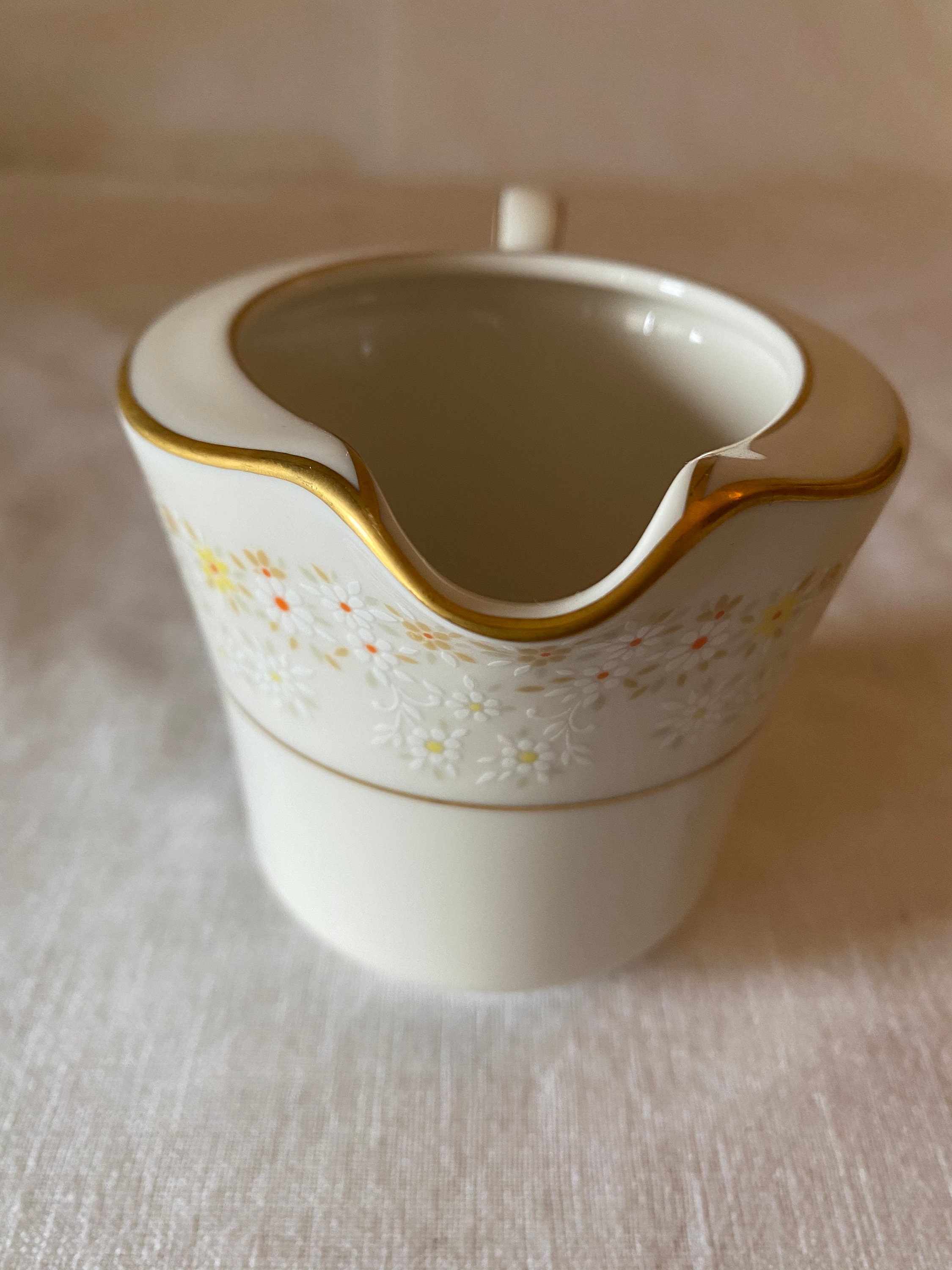 Noritake China Creamer, Ivory w/ Yellow and White Floral - Etsy.de