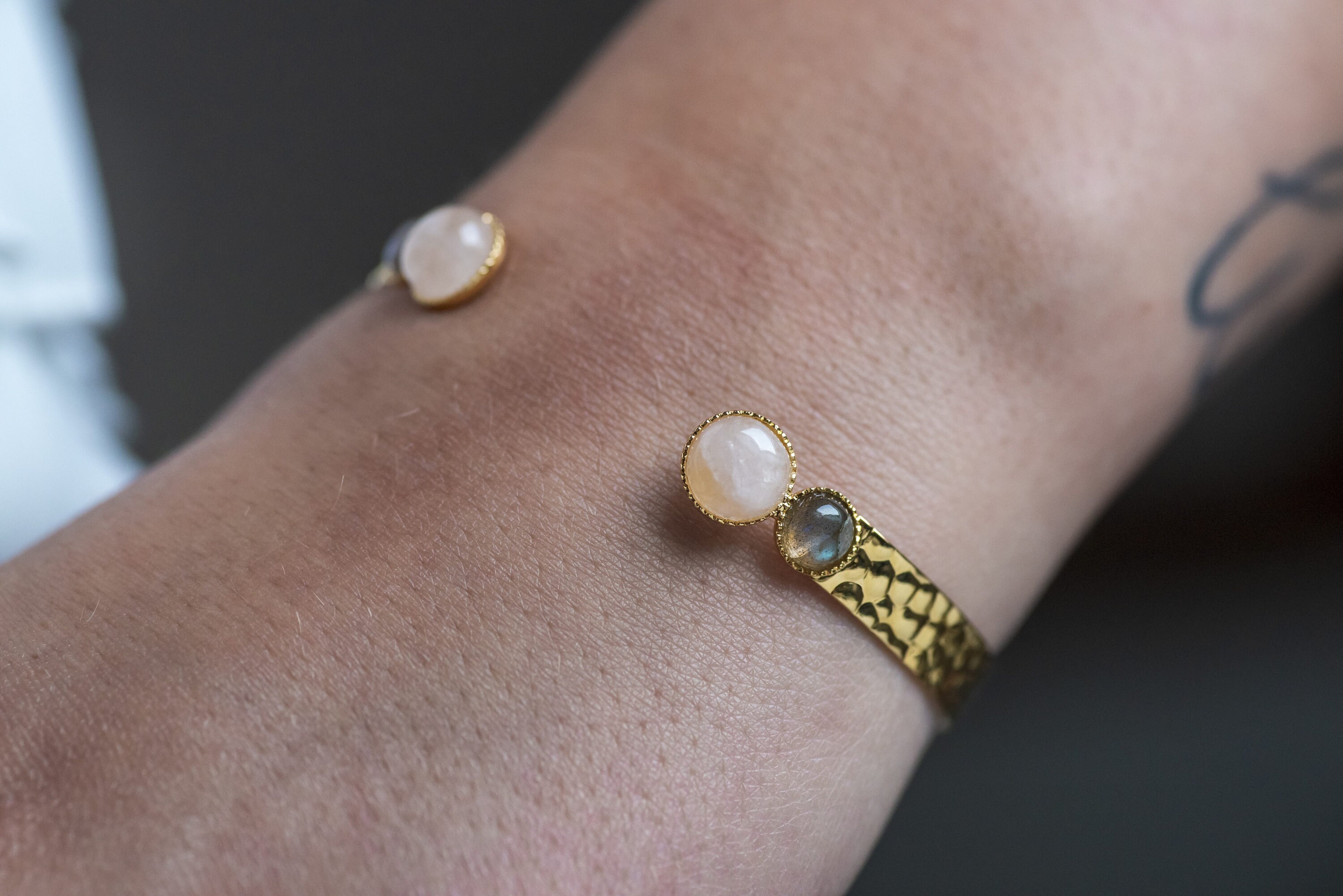 SOLVEIG Golden hammered bracelet with fine gold natural | Etsy