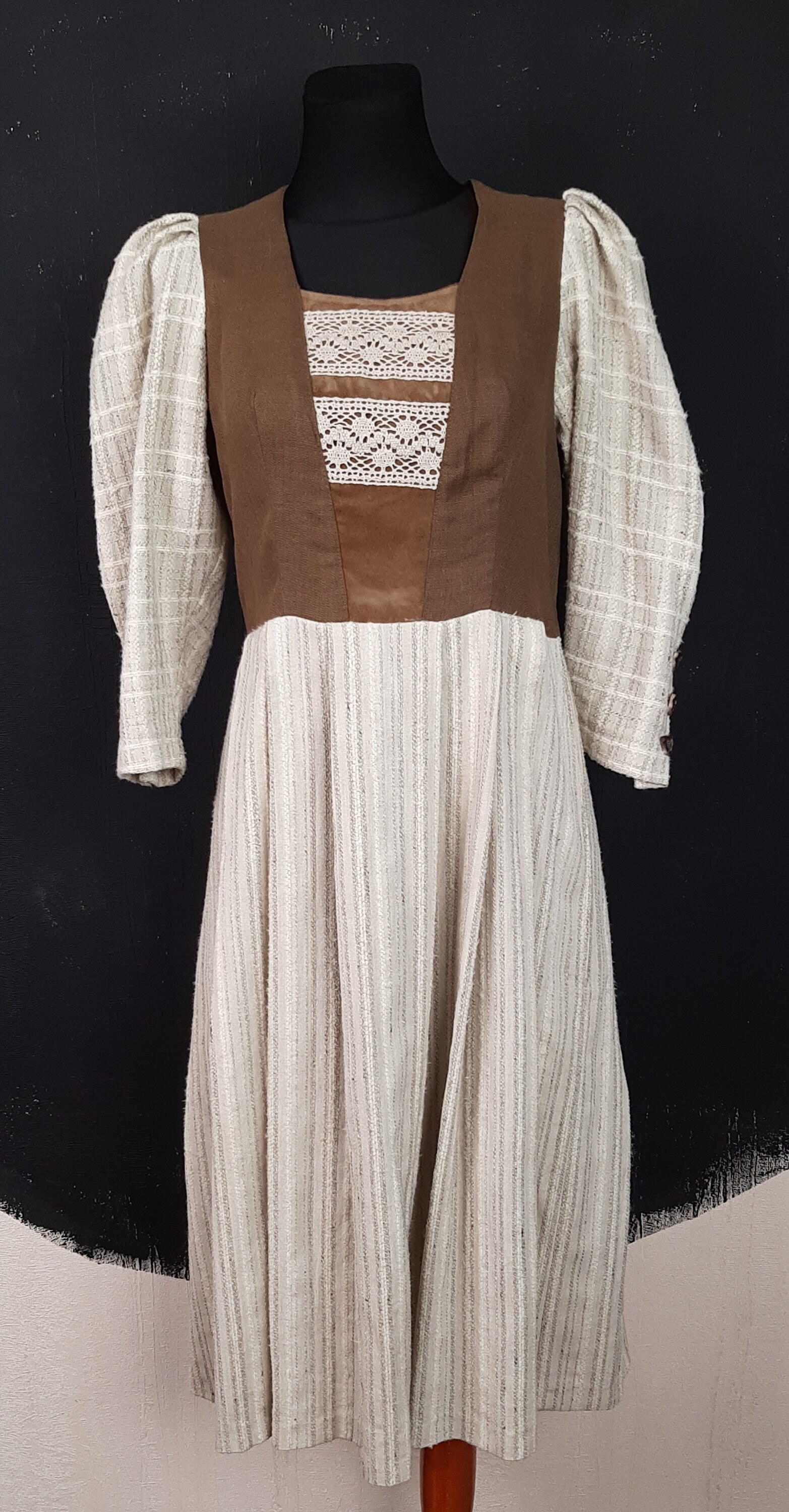 70s Dirndl Brown Lace Medieval DRESS Heart Modest Alpen Trachten ...