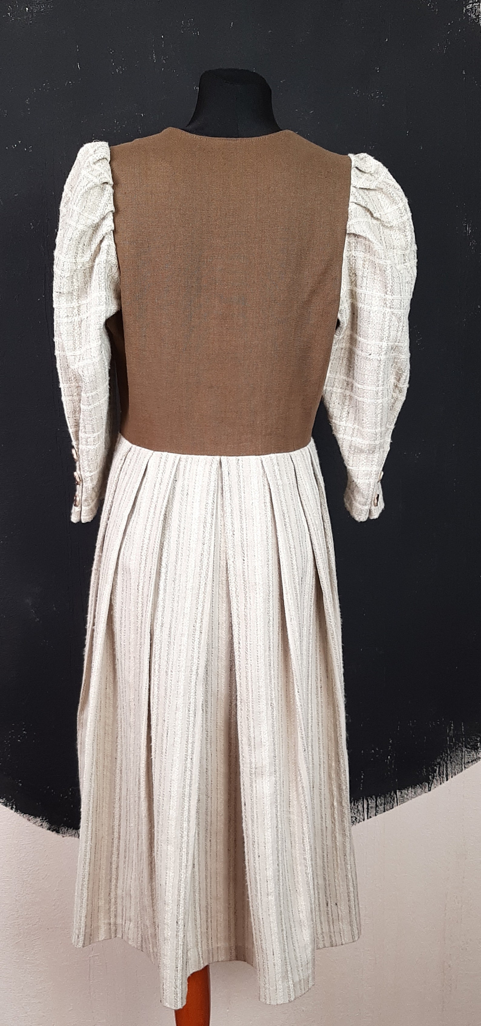 70s Dirndl Brown Lace Medieval DRESS Heart Modest Alpen Trachten ...