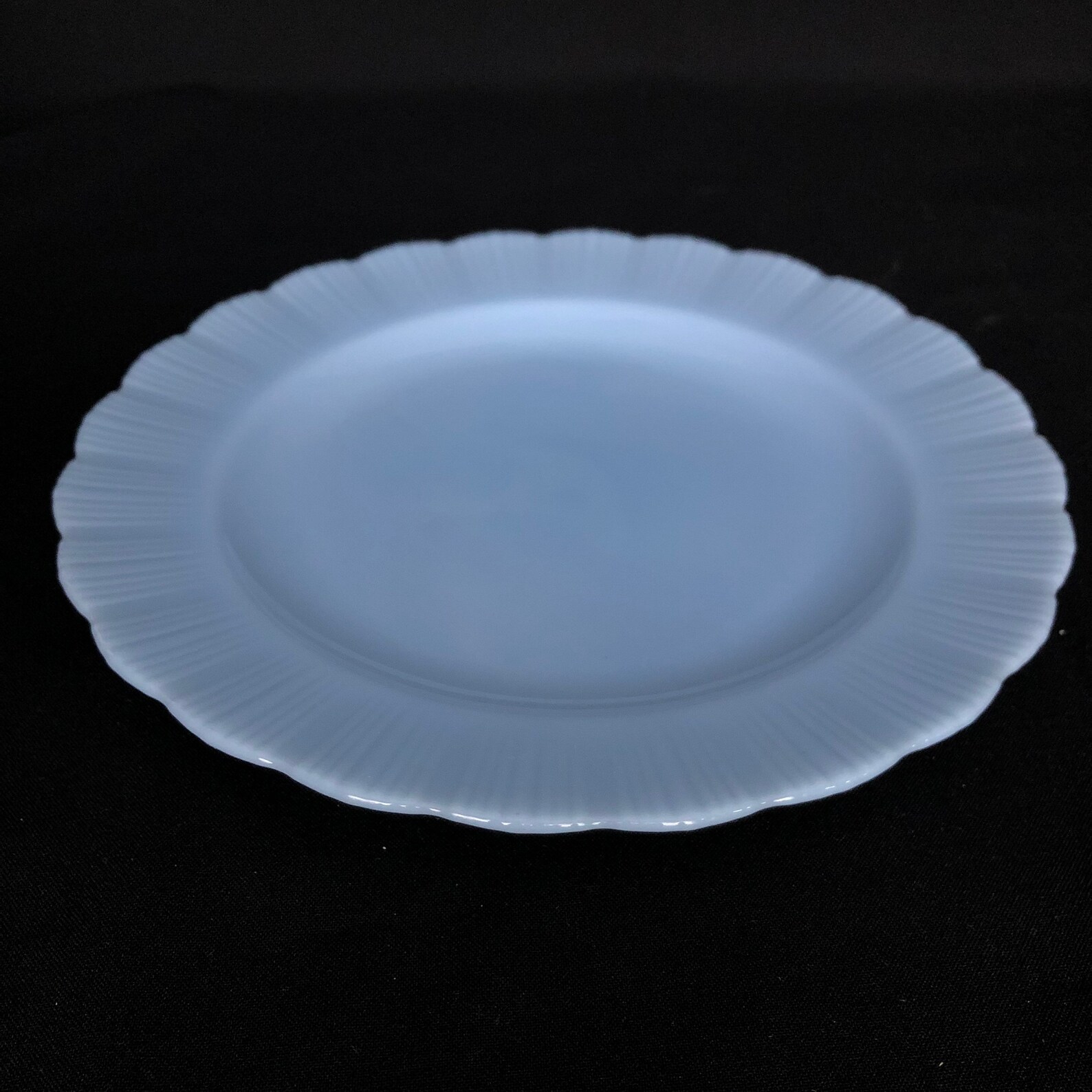 Beautiful Vintage Delphite Blue Glass 'pie Crust' - Etsy