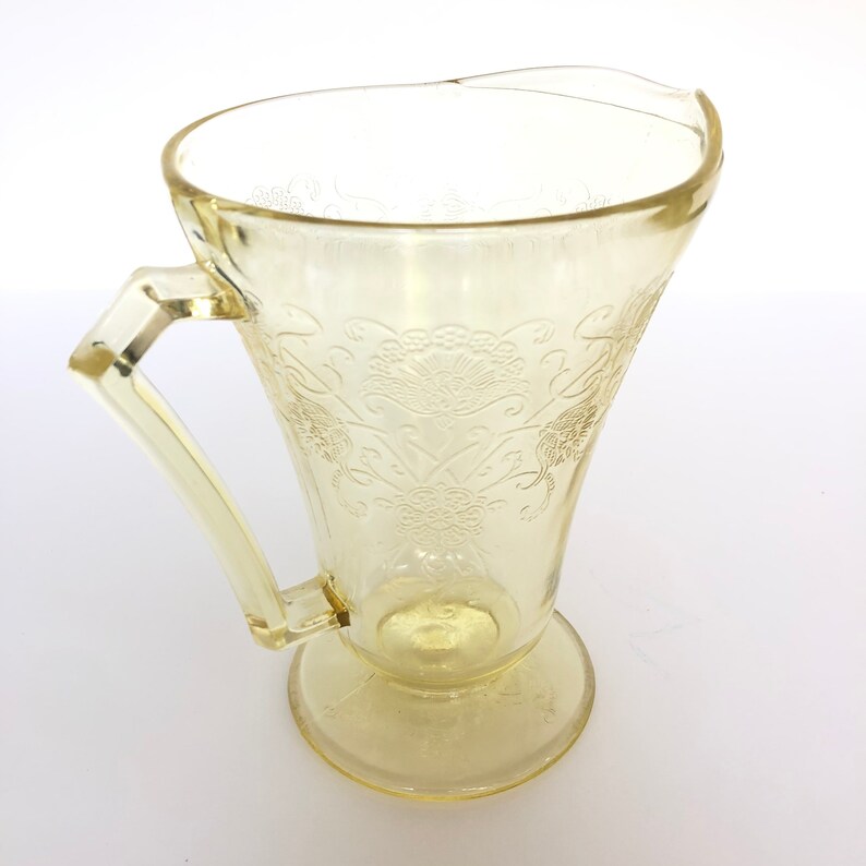 Vintage 28oz Yellow Depression Glass Pitcher Florentine 2 par | Etsy