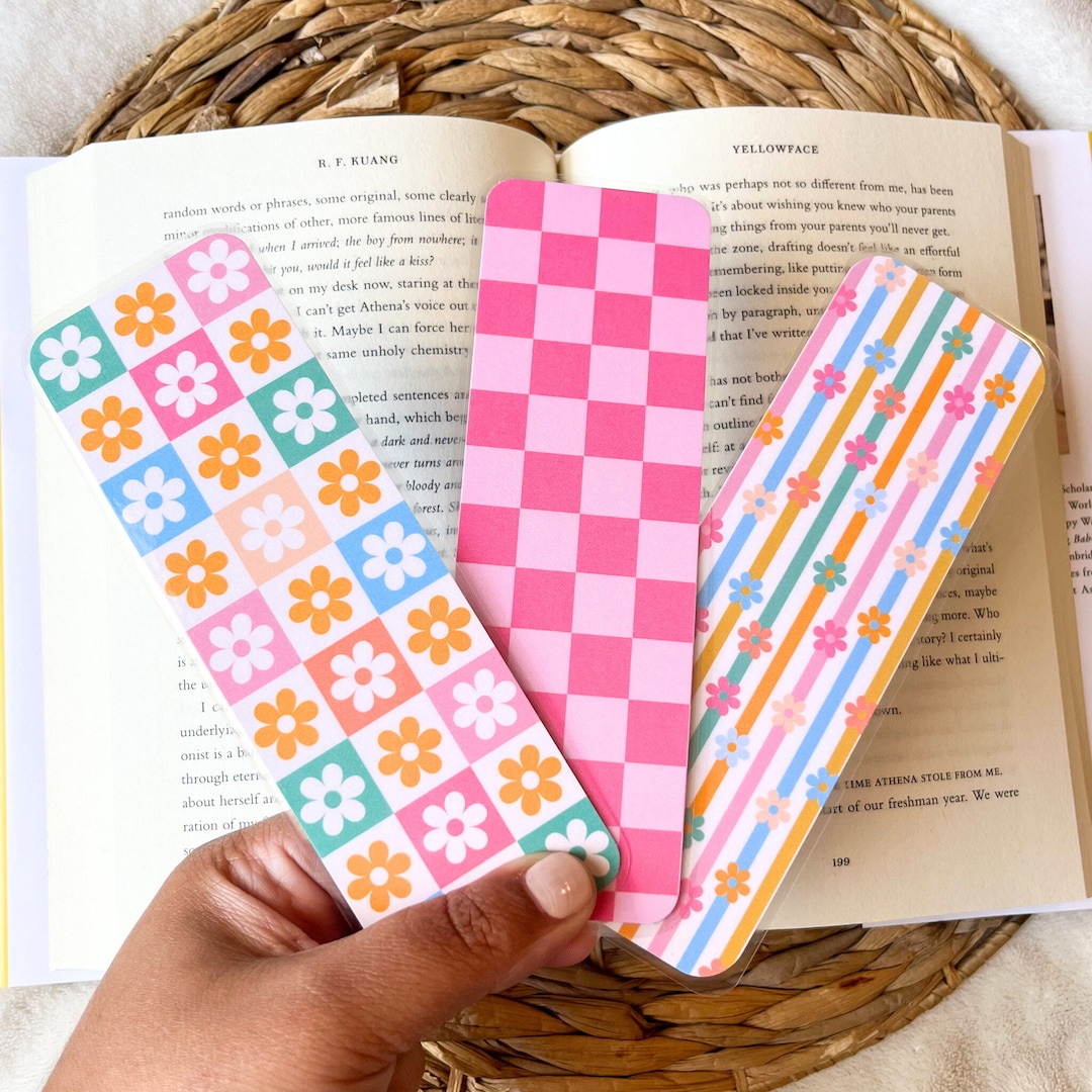 Retro Daisy Bookmark Collection: Laminated Cardstock With Tassel - Etsy