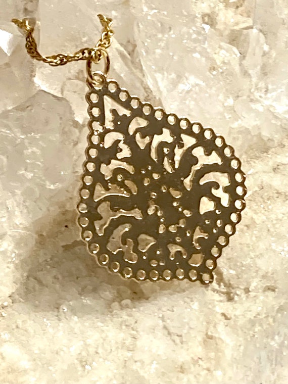 VINTAGE 14K GF FILIGREE TEAR DROP FLOWER ANGEL SKIN C… - Gem