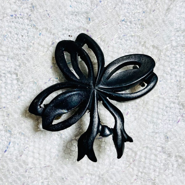 Black Jet Brooch - Etsy