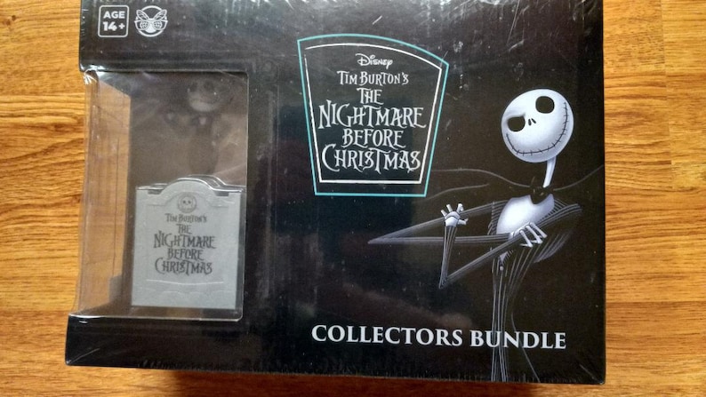 Disney Tim Burton's the Nightmare Before Christmas Collector's Bundle ...
