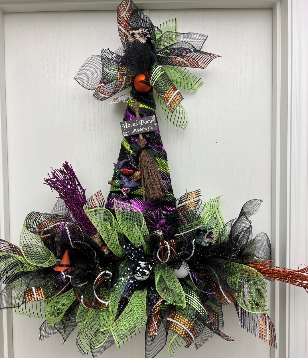 NEW Witches Wreath, Halloween Wreath, Brooms Wreath, Door Hanger, Home ...