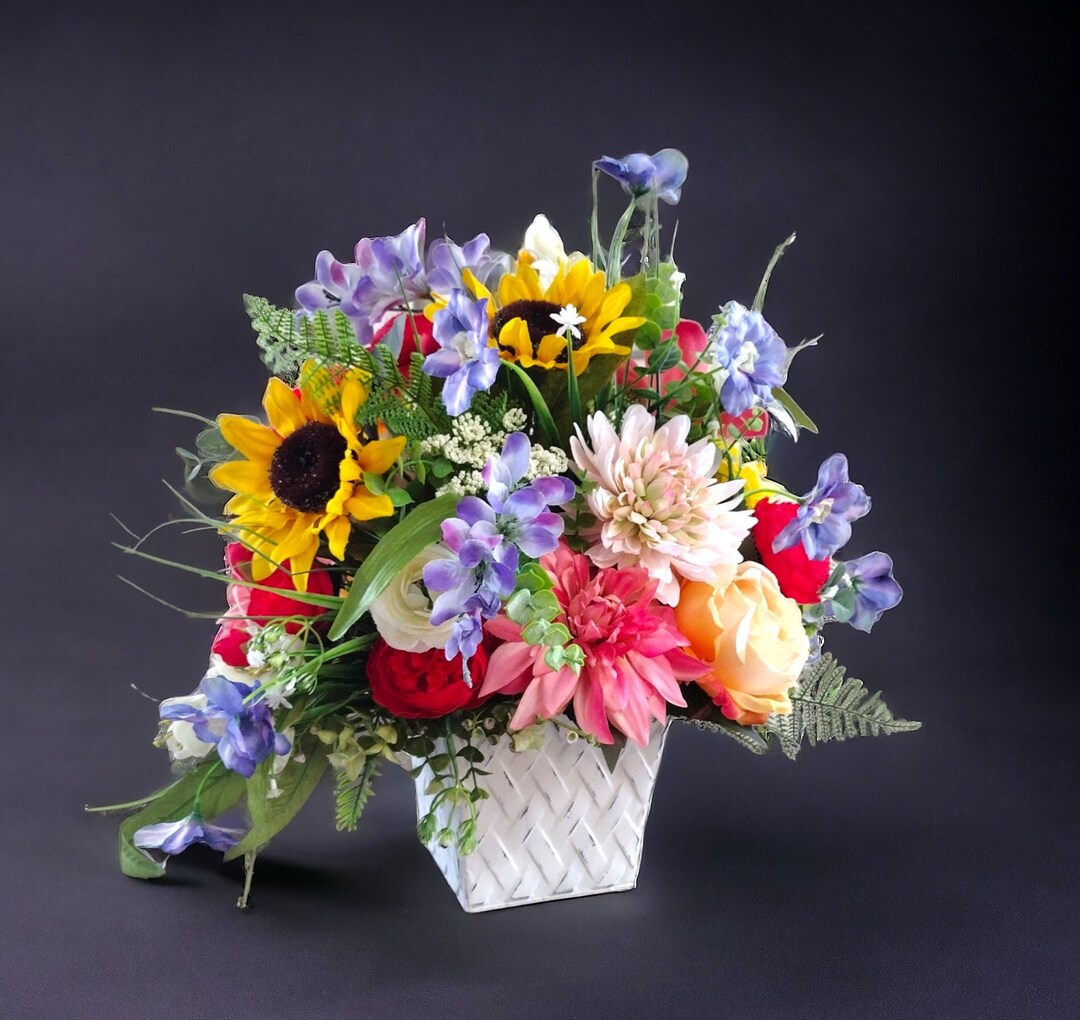 Spring and Summer Floral Arrangement Centerpiece, Colorful Floral ...