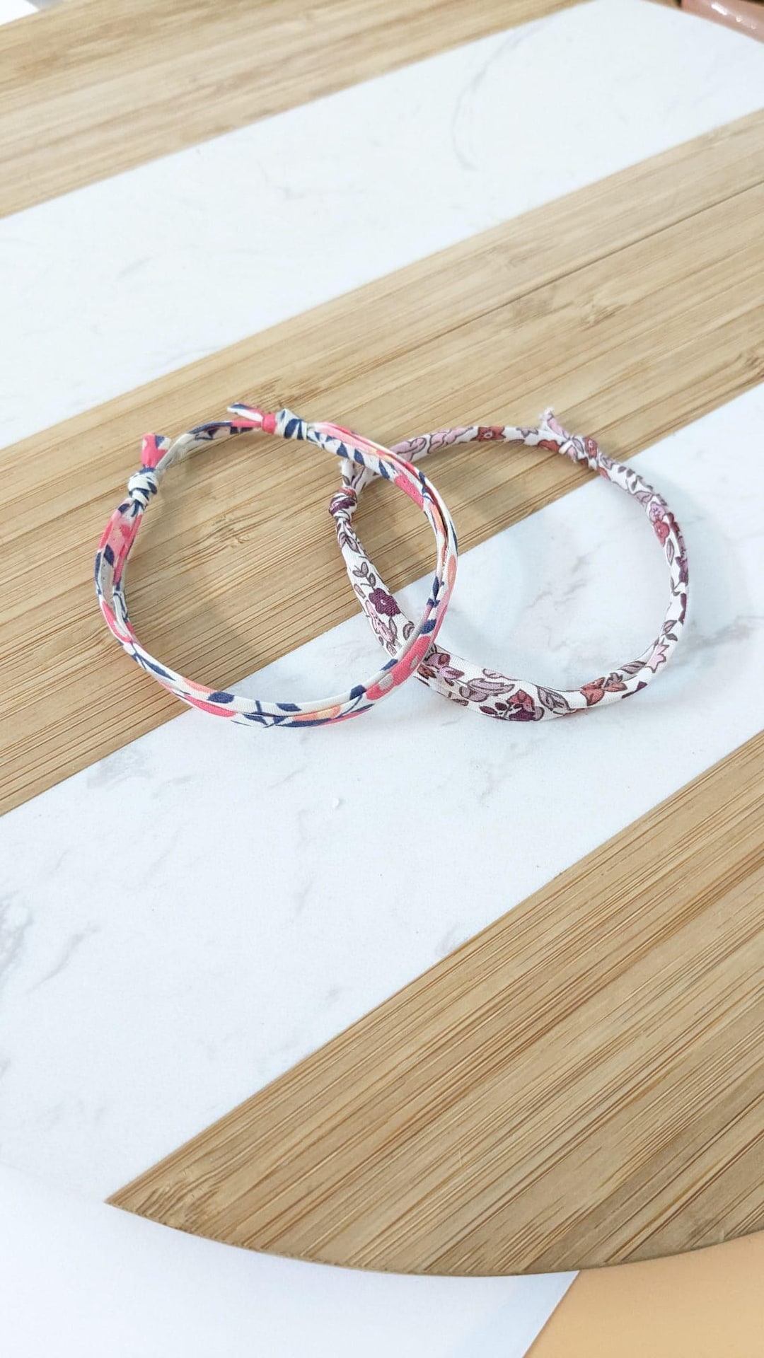 Bracelet en cordon coton liberty double tour avec noeuds coulissants ...
