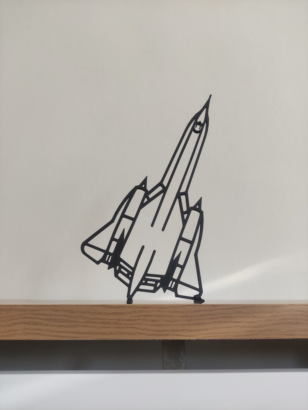 Lockheed SR-71 Blackbird Line Style Sculpture made of Plastic Home ...