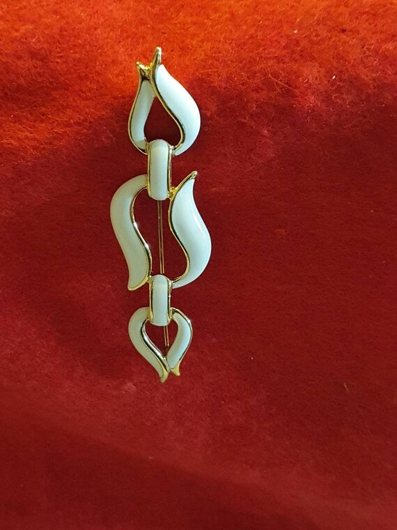 Monet White Enamel Stunning Beautiful Long Line Link … - Gem