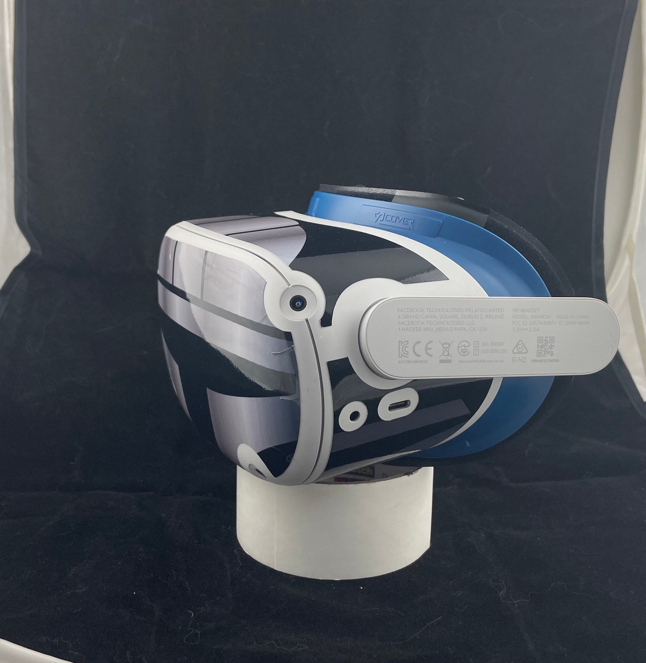 Oculus Quest 2 Headset Skin the Oculorian V1 | Etsy