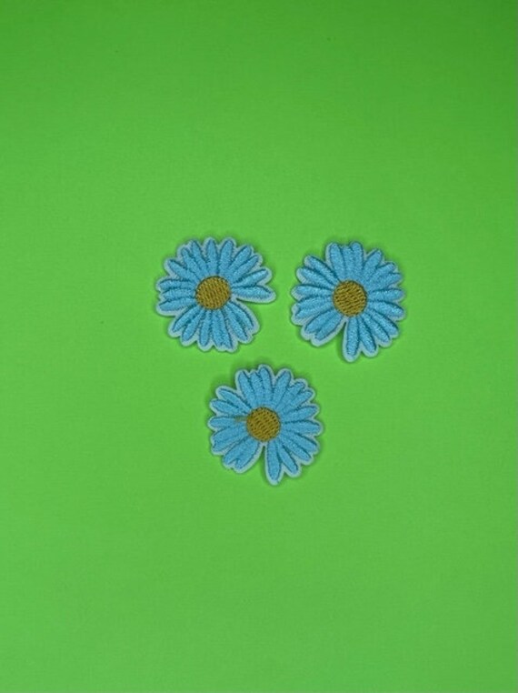 Light Blue Daisy Patch Set of 3 Iron on Applique - Etsy