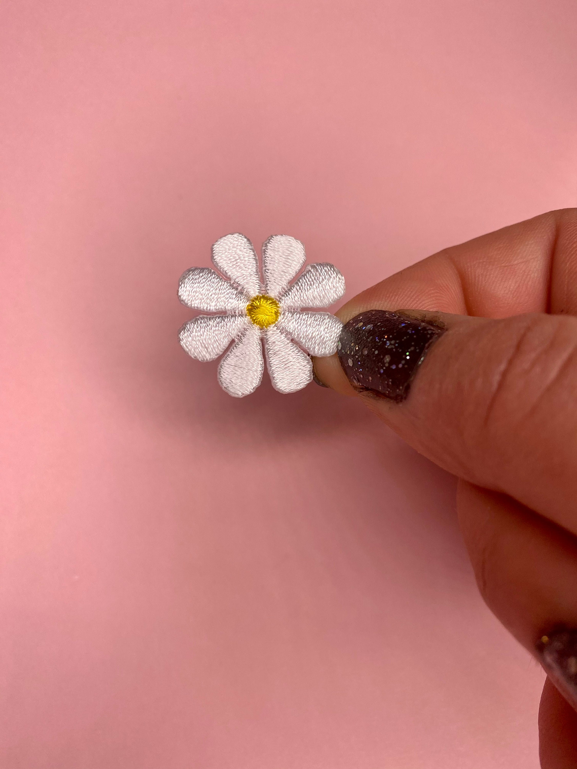 Daisy Flower Patches Set of 6 1 Inch Iron on Applique | Etsy