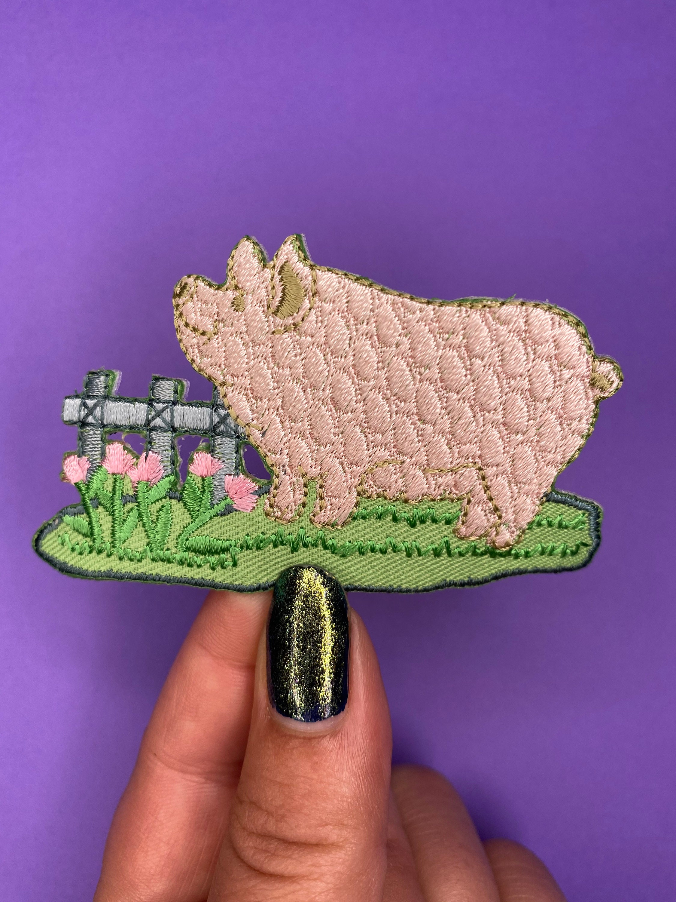 Pig Patch//Barnyard pig patch//iron on//sew on | Etsy