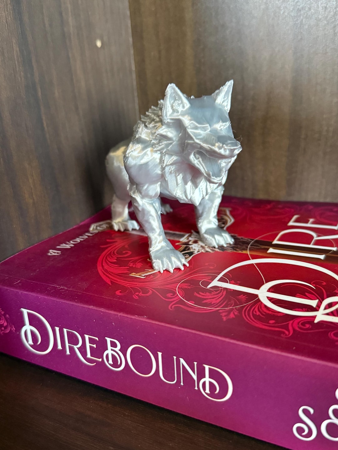Fierce Silver Wolf 3d Printed Bookshelf Statue Direbound the Witcher ...