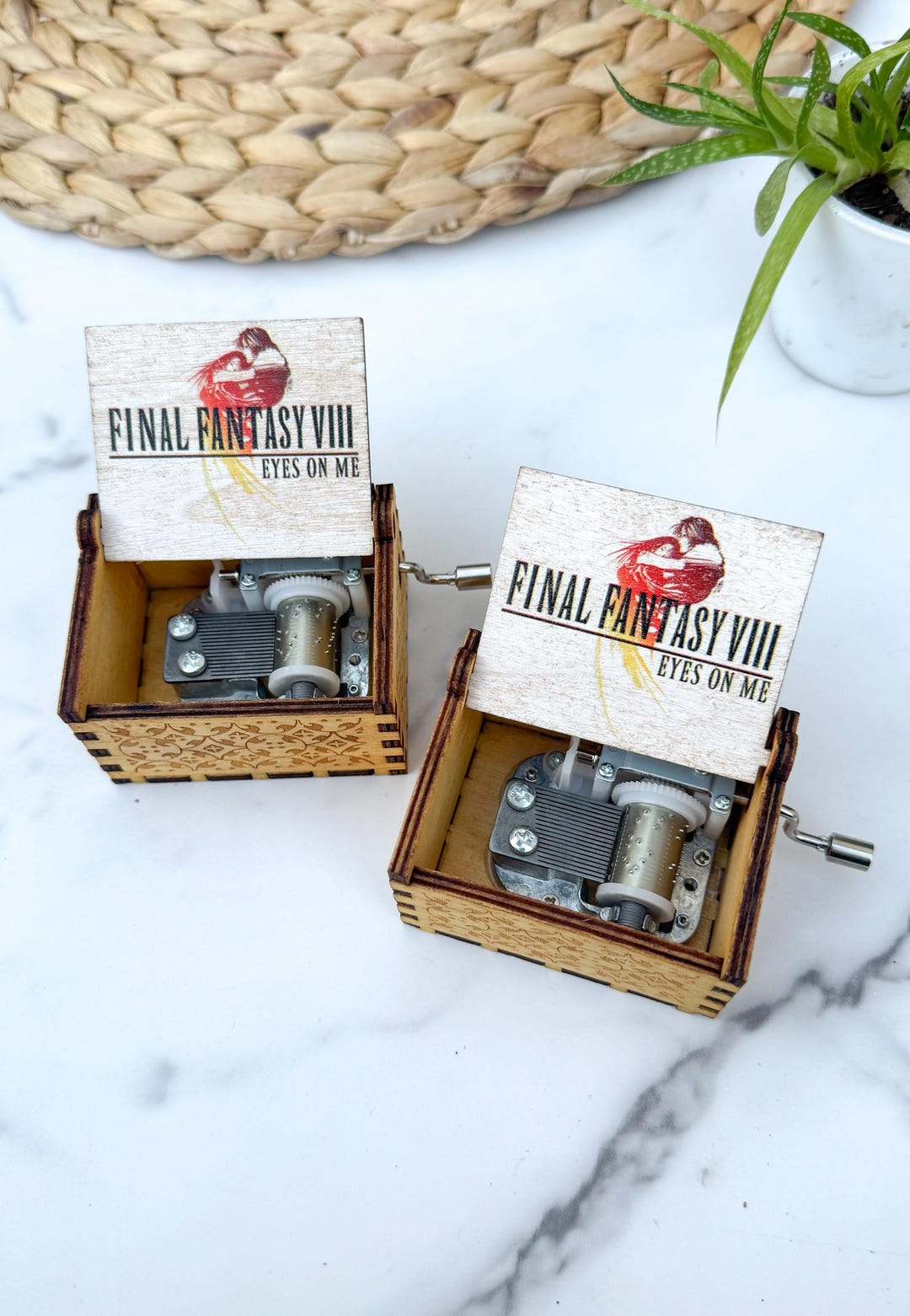 Final Fantasy VIII Music Box: Eyes on Me, Hand Crank Wooden Keepsake - Etsy