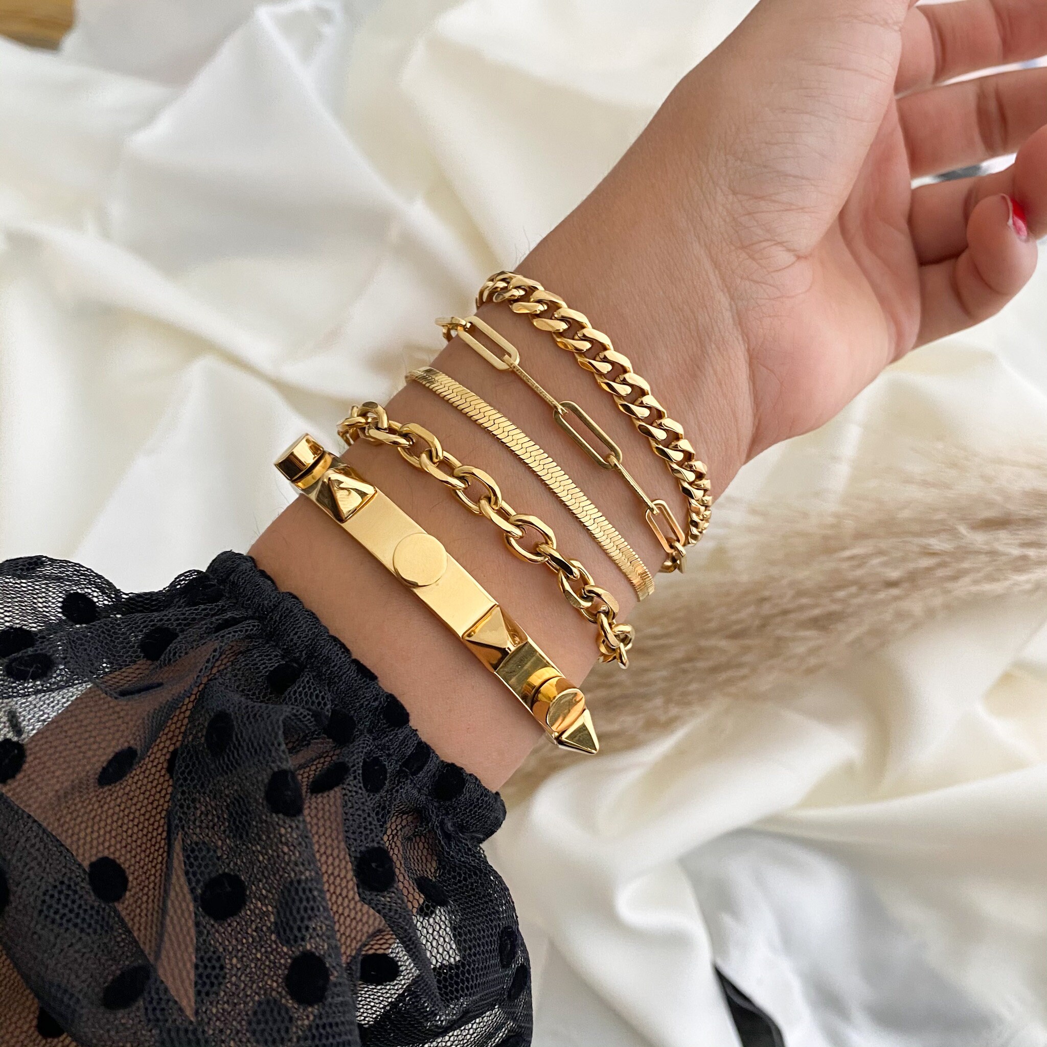 Gold Bracelet Stack for Woman / Gold Chain Bracelet / 18k Gold - Etsy UK