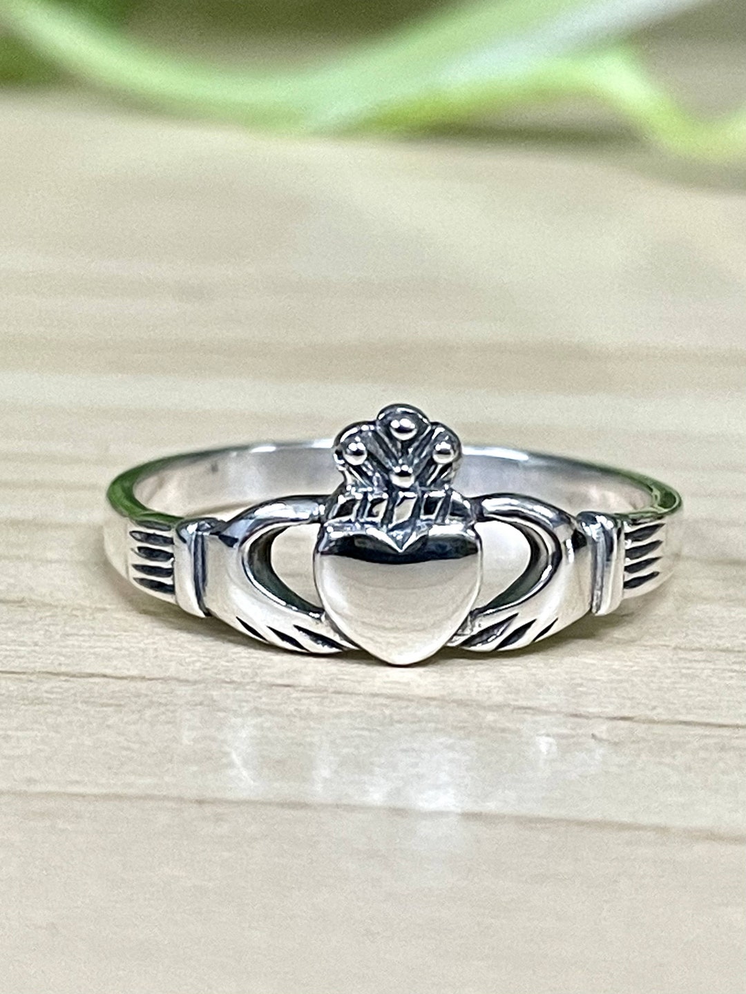 Plain Claddagh Ring Solid 925 Sterling Silver Claddagh Friendship Ring ...
