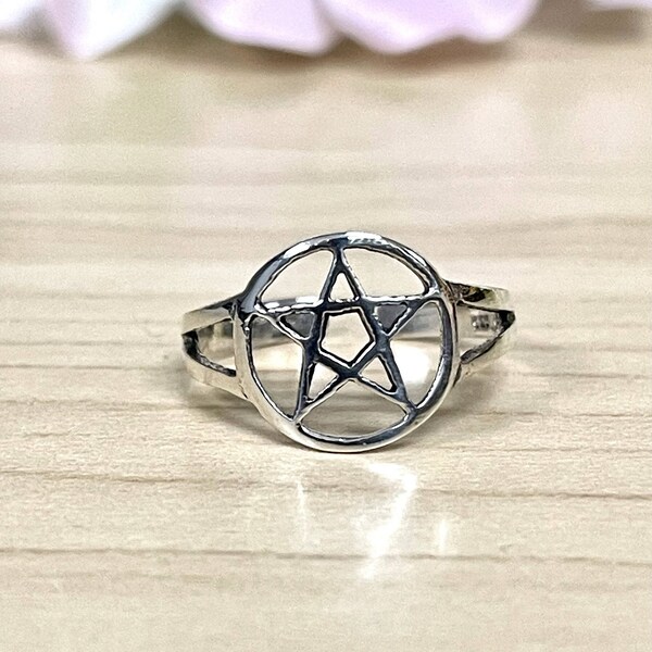 Gothic Ring - Etsy