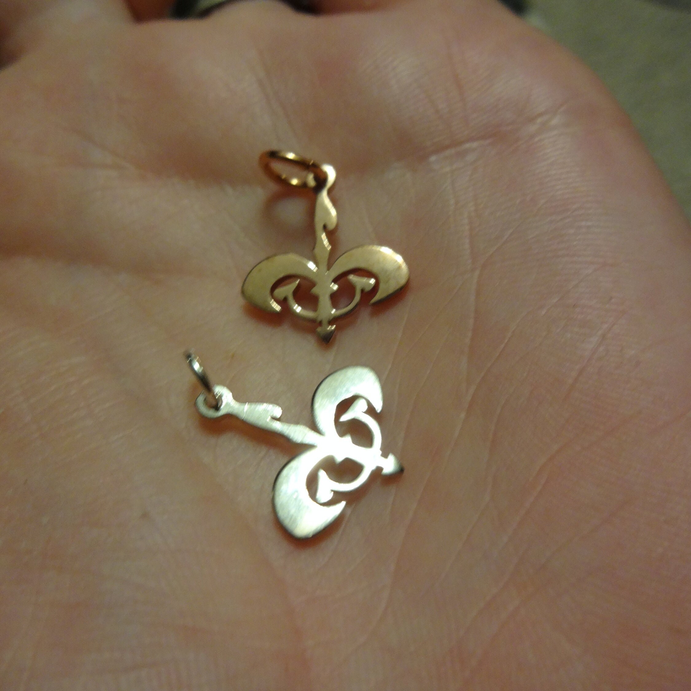 Padme Amidala Naboo Symbol Small Tiny Charm Pendant for Necklace Star ...