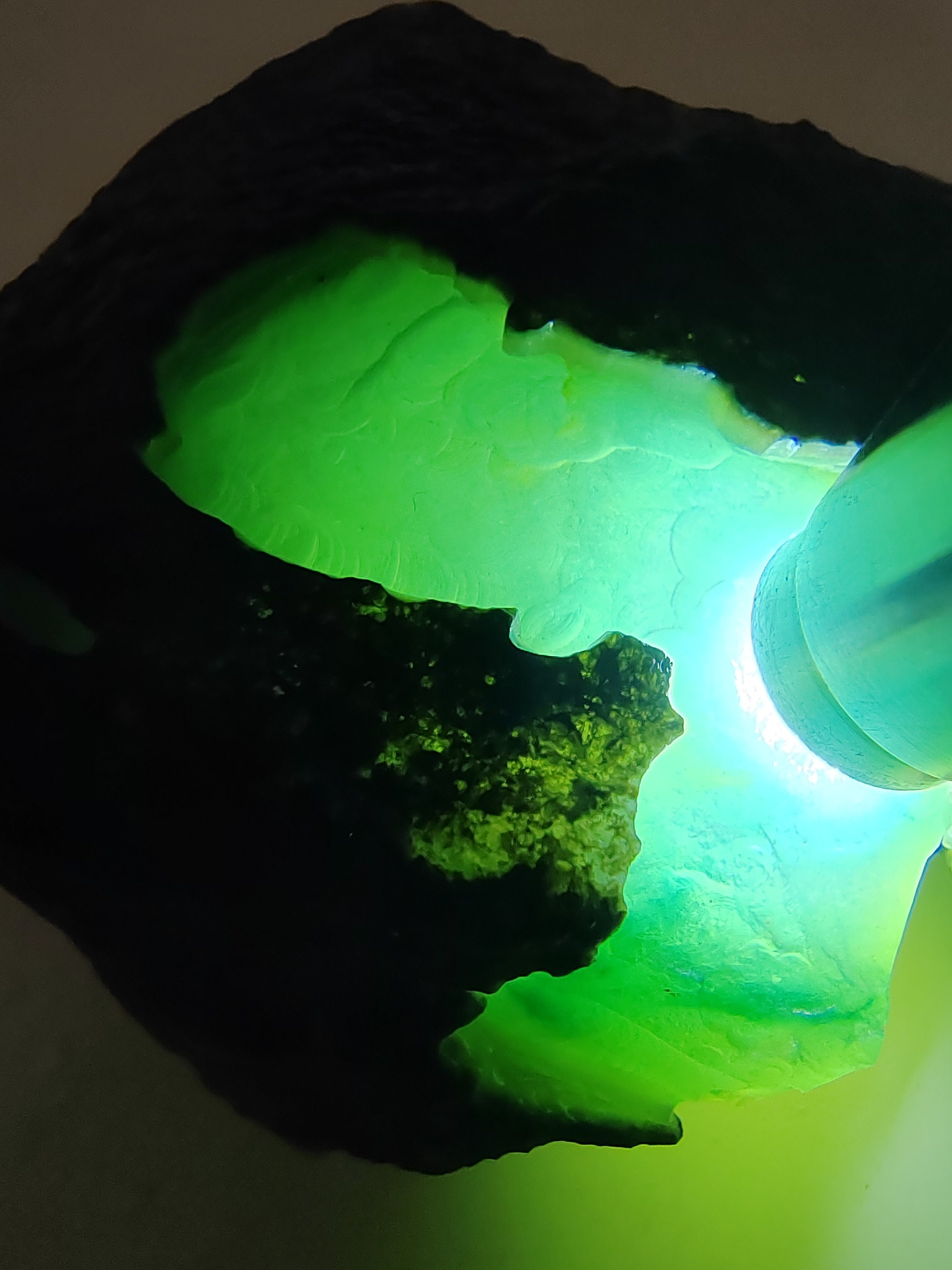 Glassy Light Green Natural Burma Jadeite Jade Rough Stone 523 Gram 2615 ...