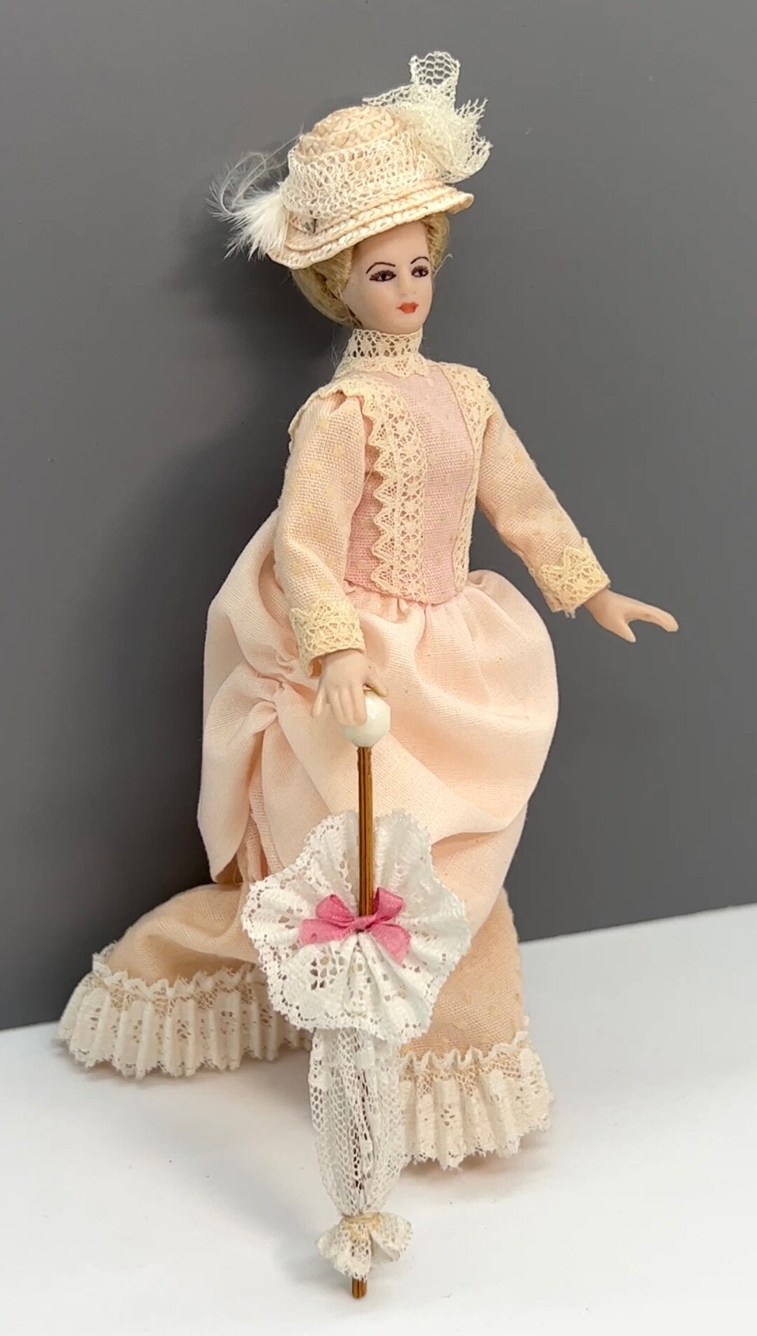 1:12 Vintage Artisan Dollhouse Miniature Dollladyposeableporcelainfree ...