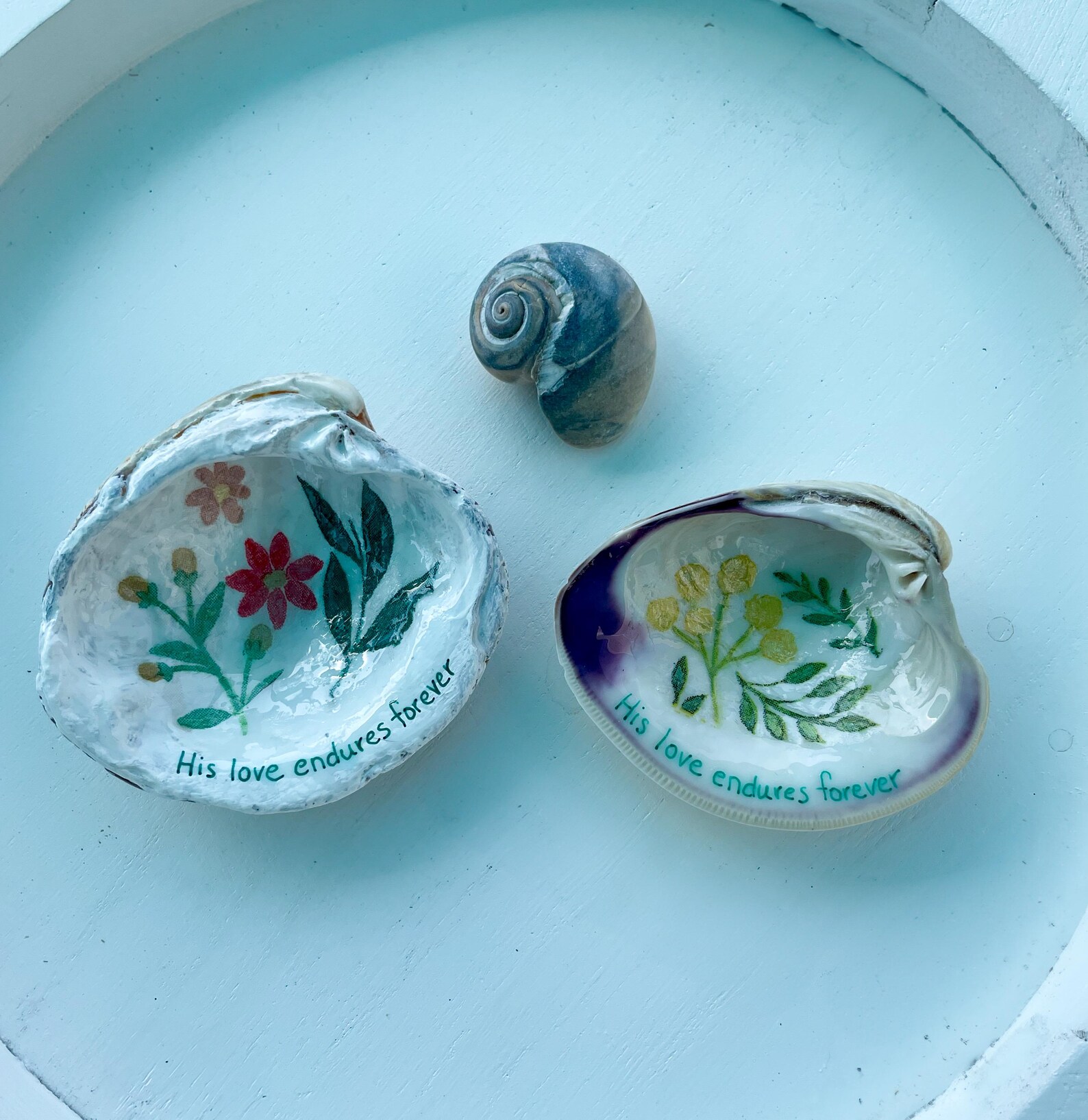 Decoupage Shell, Hand Painted Shell, Faith, Scripture, Psalm 136 - Etsy