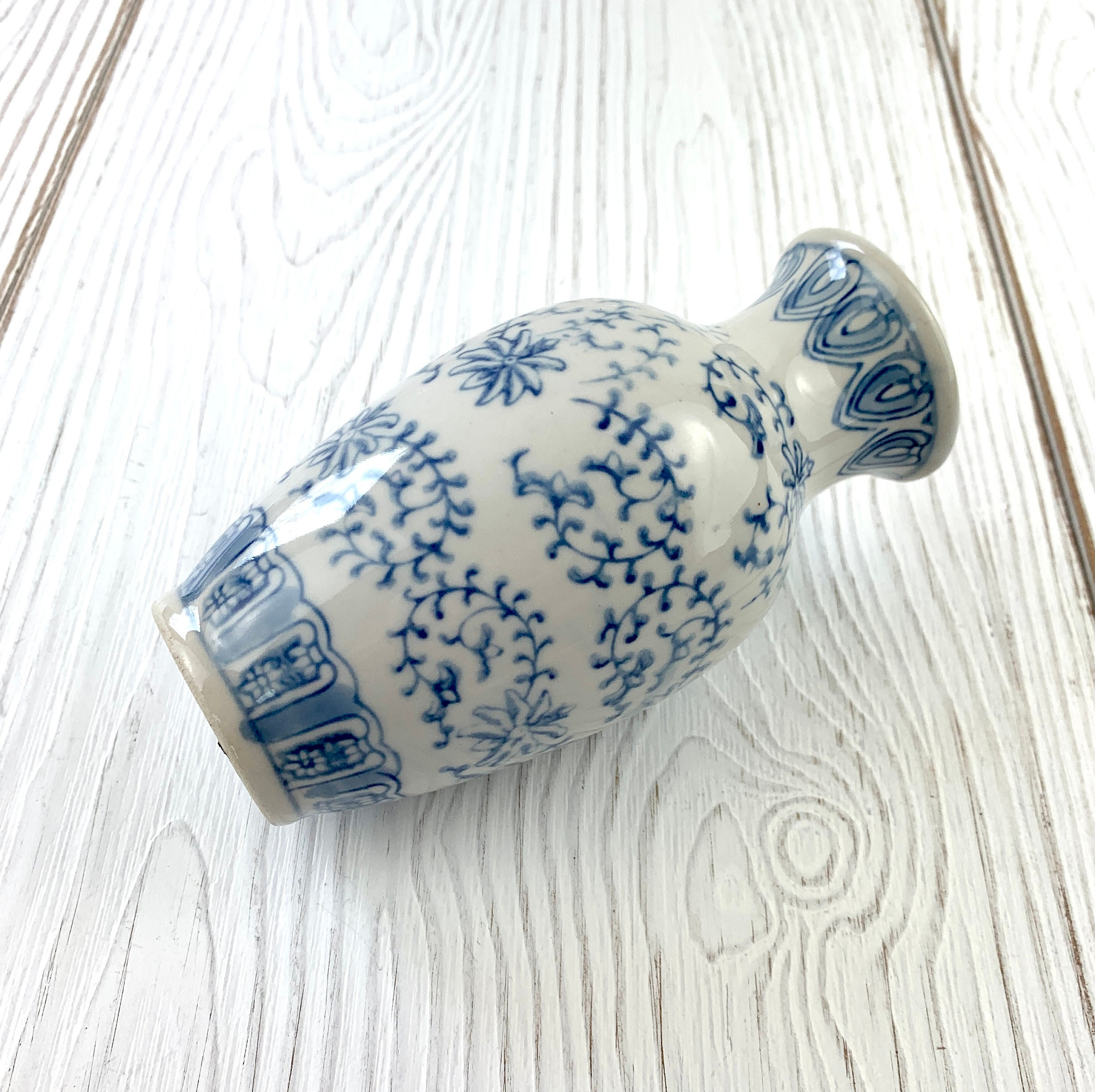 Small Blue and White Chinoiserie Vase / Preppy Eclectic / Cottage Decor ...