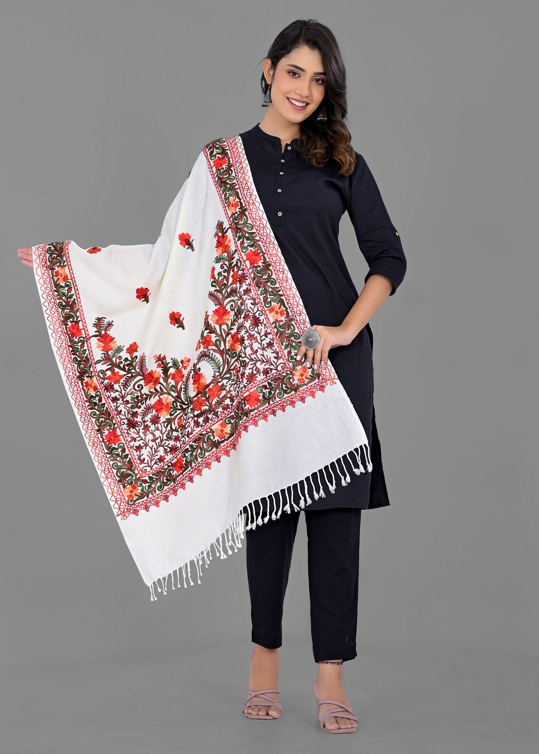 Embroidered Floral Stole/ Kashmiri Scarf/ White Stole/ Fashion Scarf ...