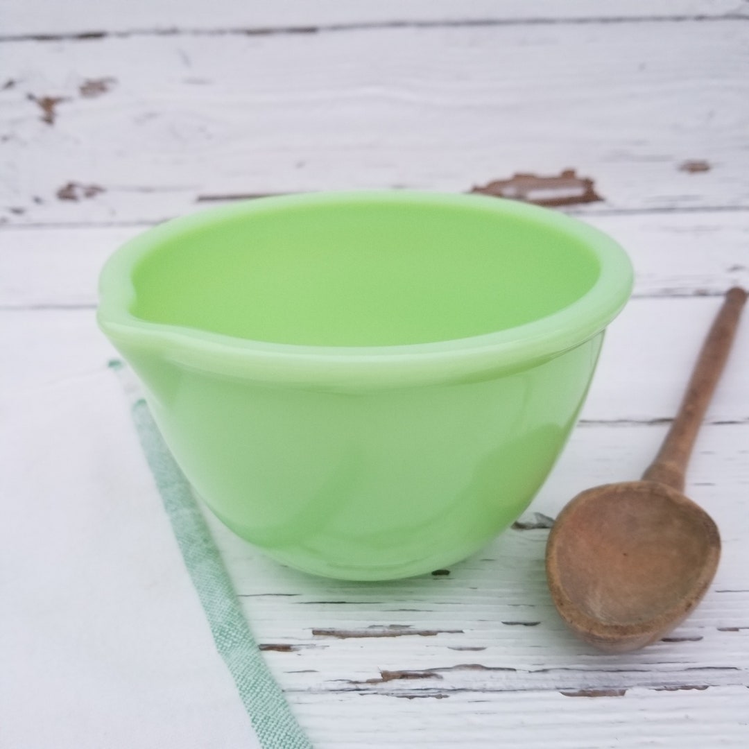 Jadeite Mixing Bowl - Jadite Pour Spout Mixing Bowl - Vintage Uranium ...
