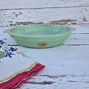 Jadeite Fire King 2000 Pie Plate - Vintage Anchor Hocking JADE-ITE Pie ...